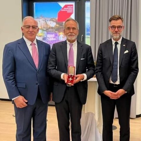 Treffen der Honorarkonsuln mit Ordensverleihung - Botschaft von ...