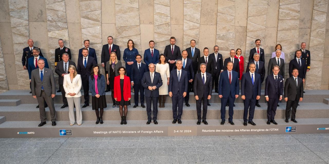 Xavier Bettel auf dem Treffen der NATO-Außenministerinnen und ...